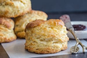 Easy Homemade Simple biscuits - Flaky & Tender Biscuits