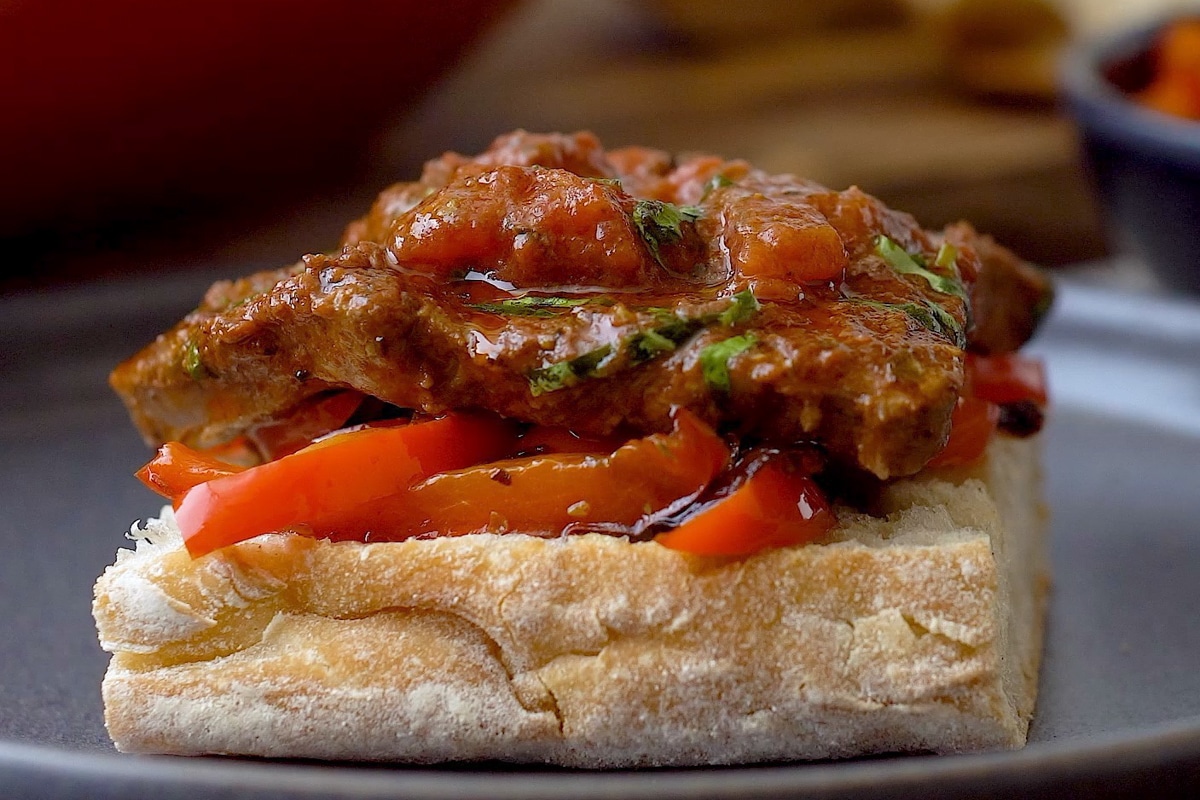 Sliced Beef Pizzaiola - A Delicious Italian Easy Dinner Idea