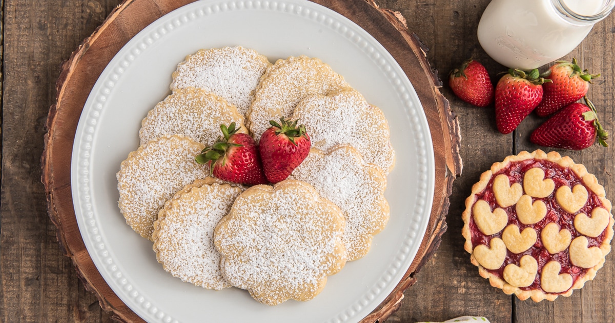 Italian Strawberry Filled Cookies - An Italian in my Kitchen
