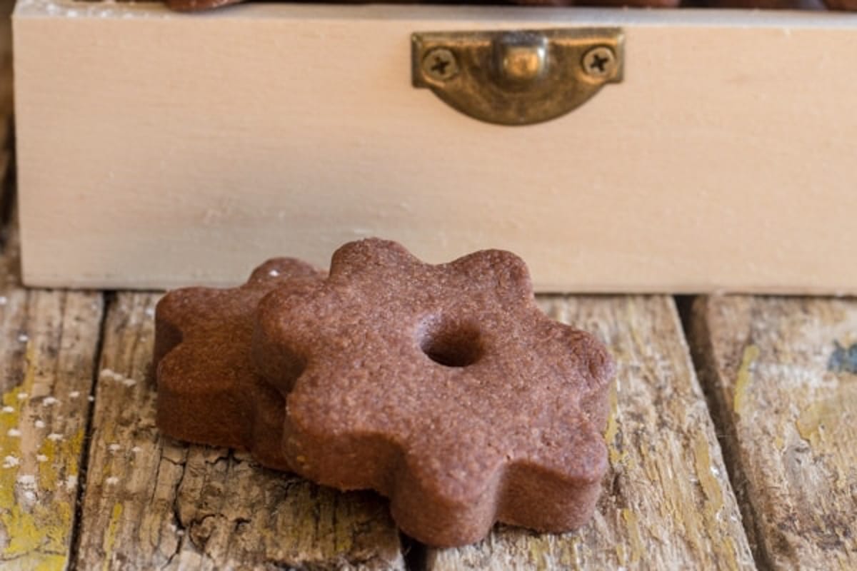 Chocolate Canestrelli Cookies Recipe - An Italian in my Kitchen