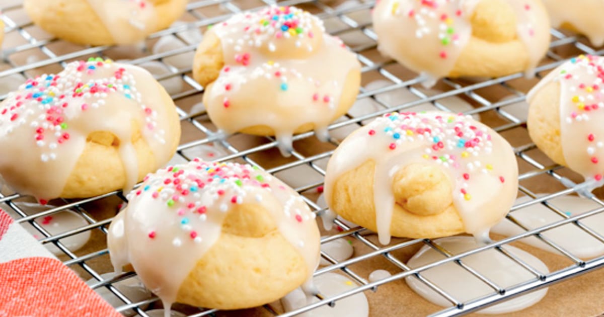 Italian Easter Cookies / Uncinetti Recipe - An Italian in my Kitchen