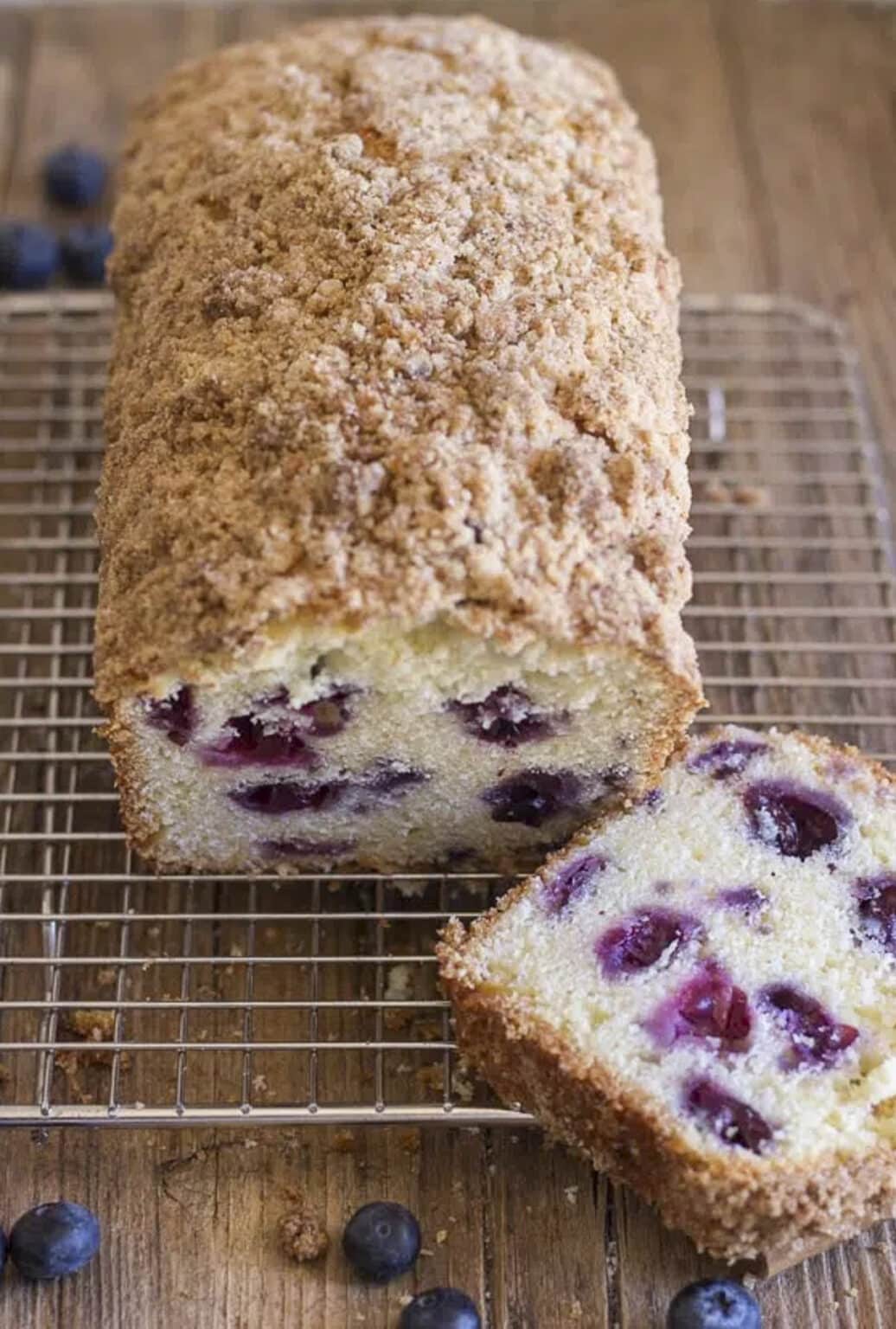 Streusel Topped Blueberry Bread - An Italian in my Kitchen