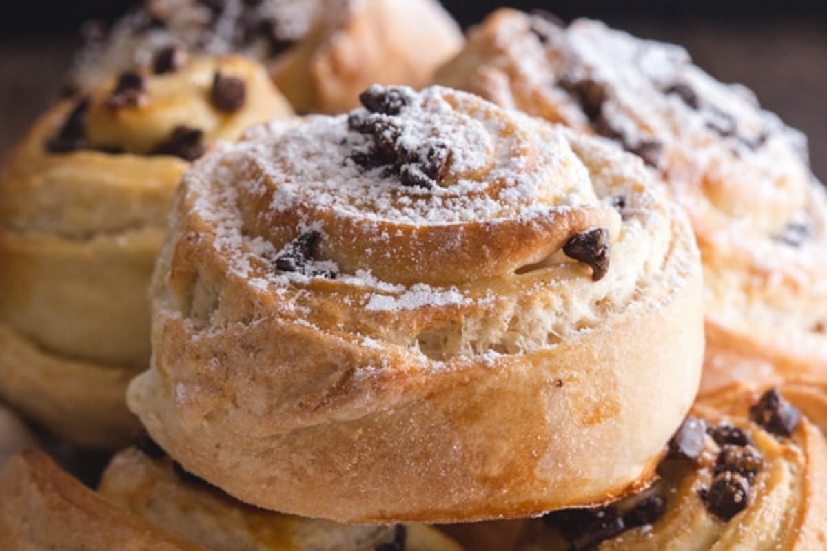Italian Chocolate Chip Sweet Buns Recipe - An Italian in my Kitchen