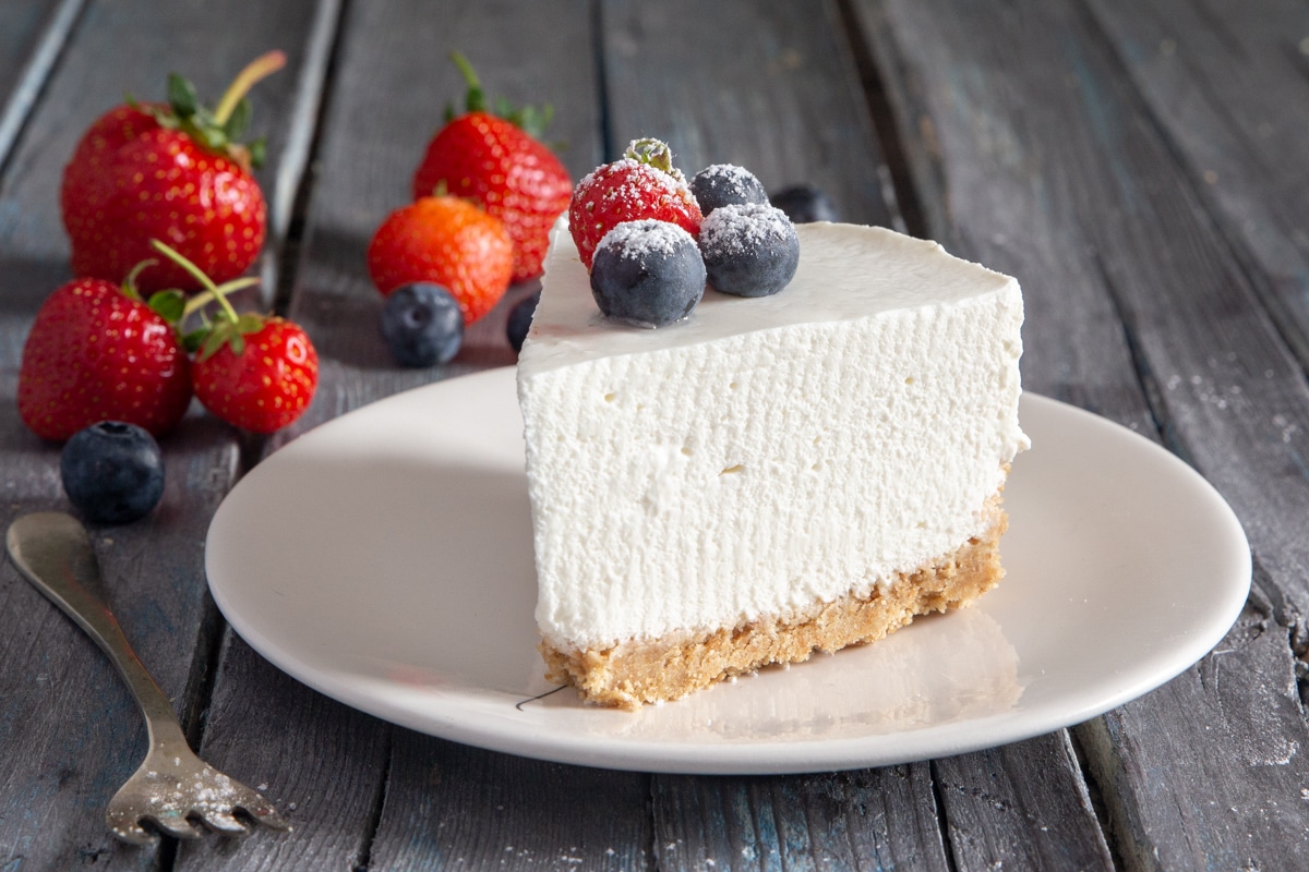 No-Bake Berry Greek Yogurt Pie Recipe - An Italian in my Kitchen
