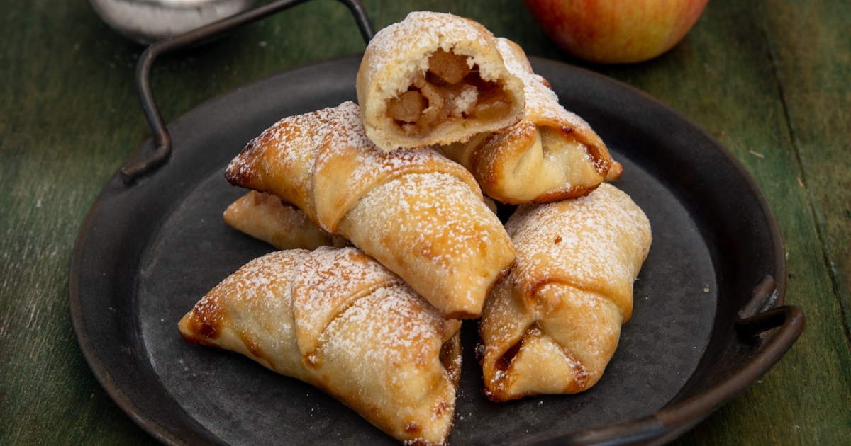 Easy Apple Pie Crescent Rolls Recipe - An Italian in my Kitchen