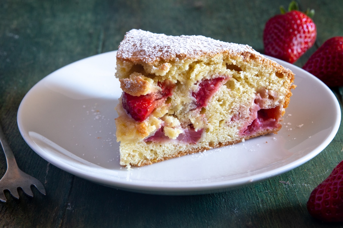 Homemade Strawberry Cake Recipe - An Italian in my Kitchen