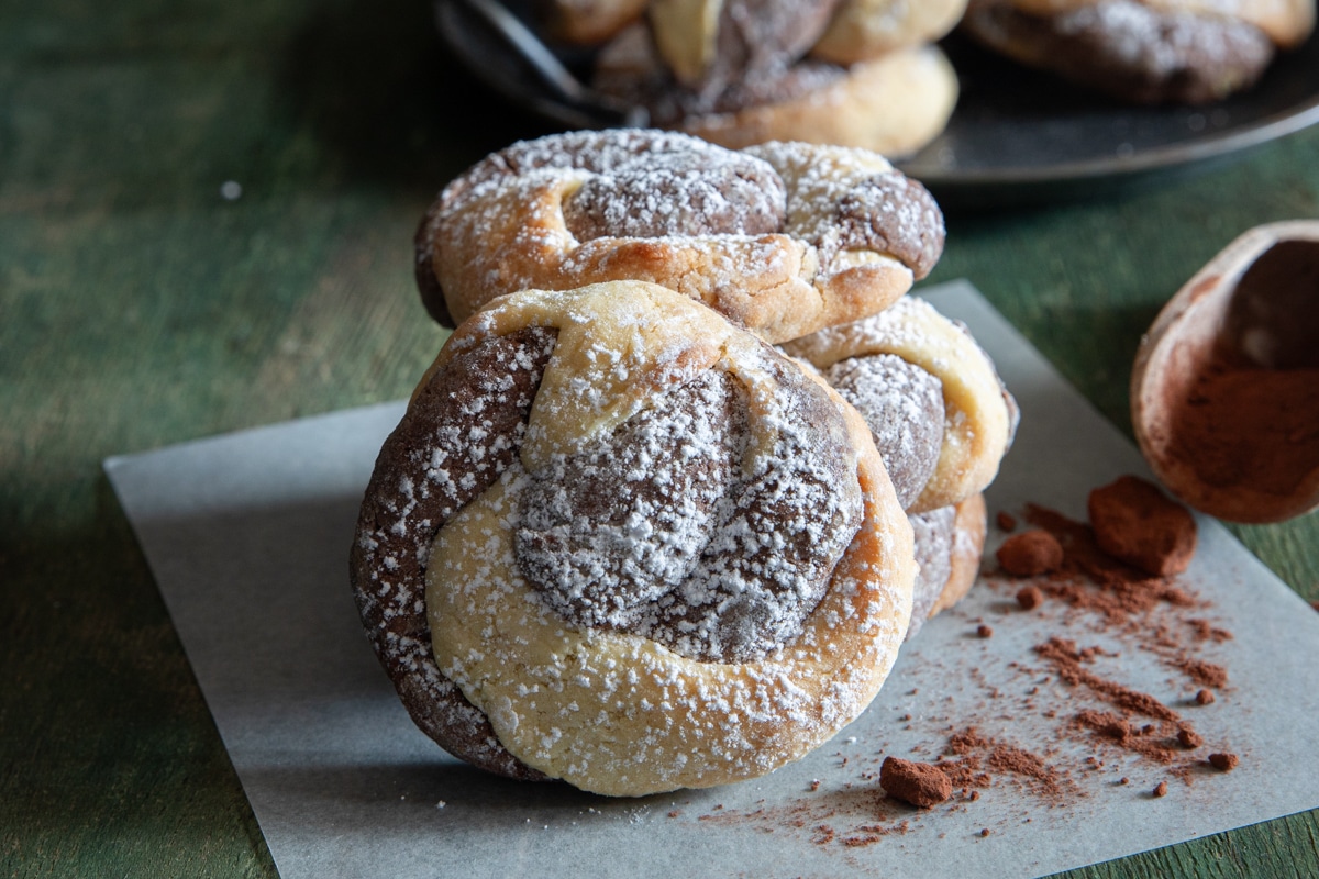 Italian Vanilla and Chocolate Twist Cookies Recipe - An Italian in my ...